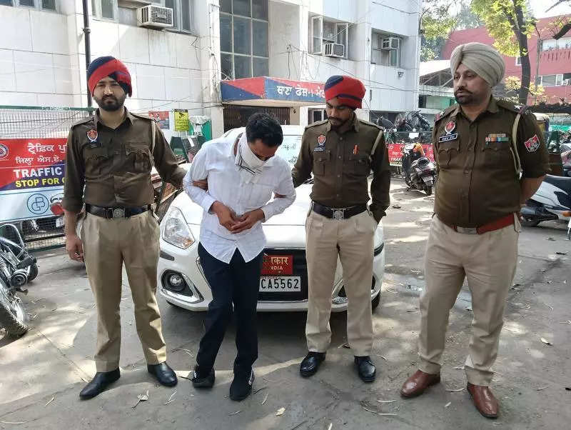 Fake IAS officer tricked people with rly job lure, held