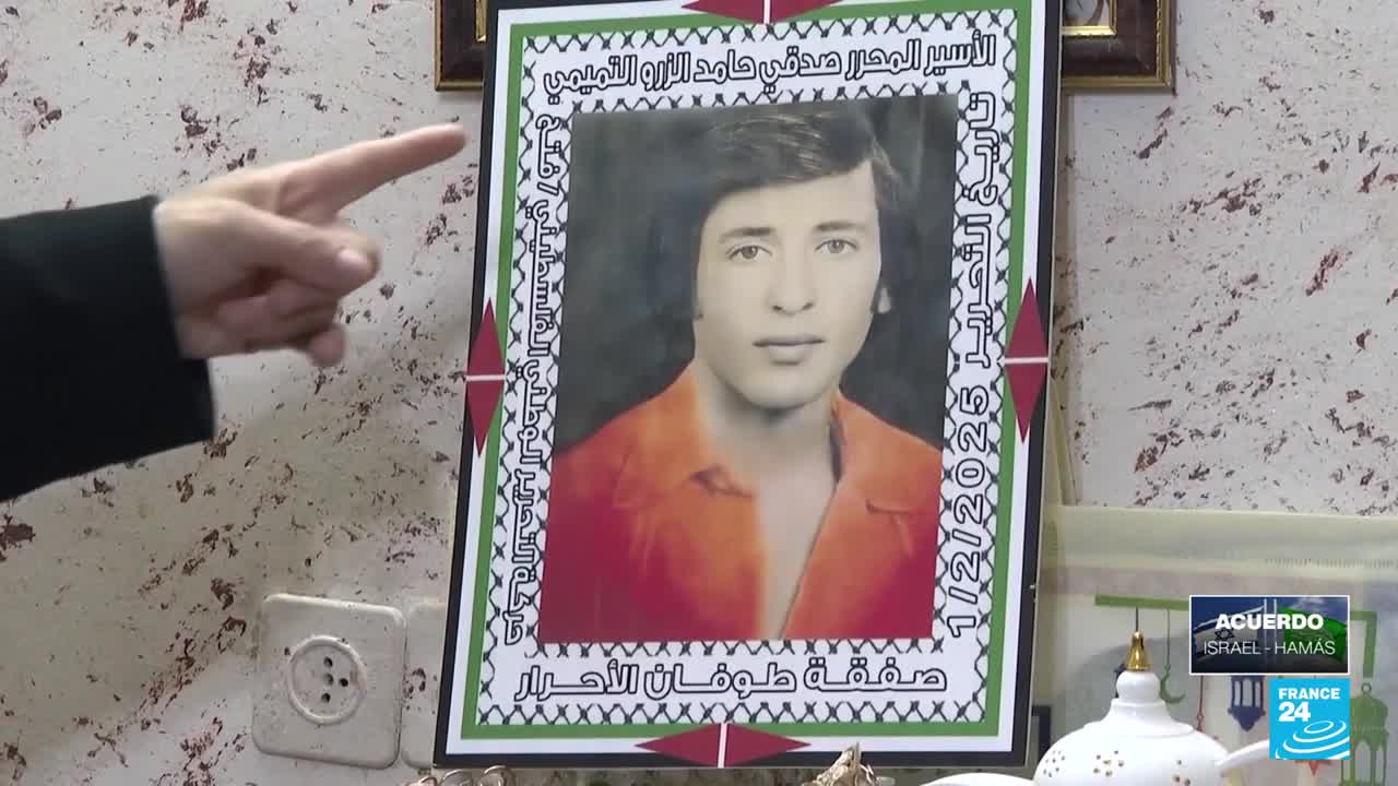 Hamed Al-Zarou, palestino recién liberado por Israel, celebra el ...