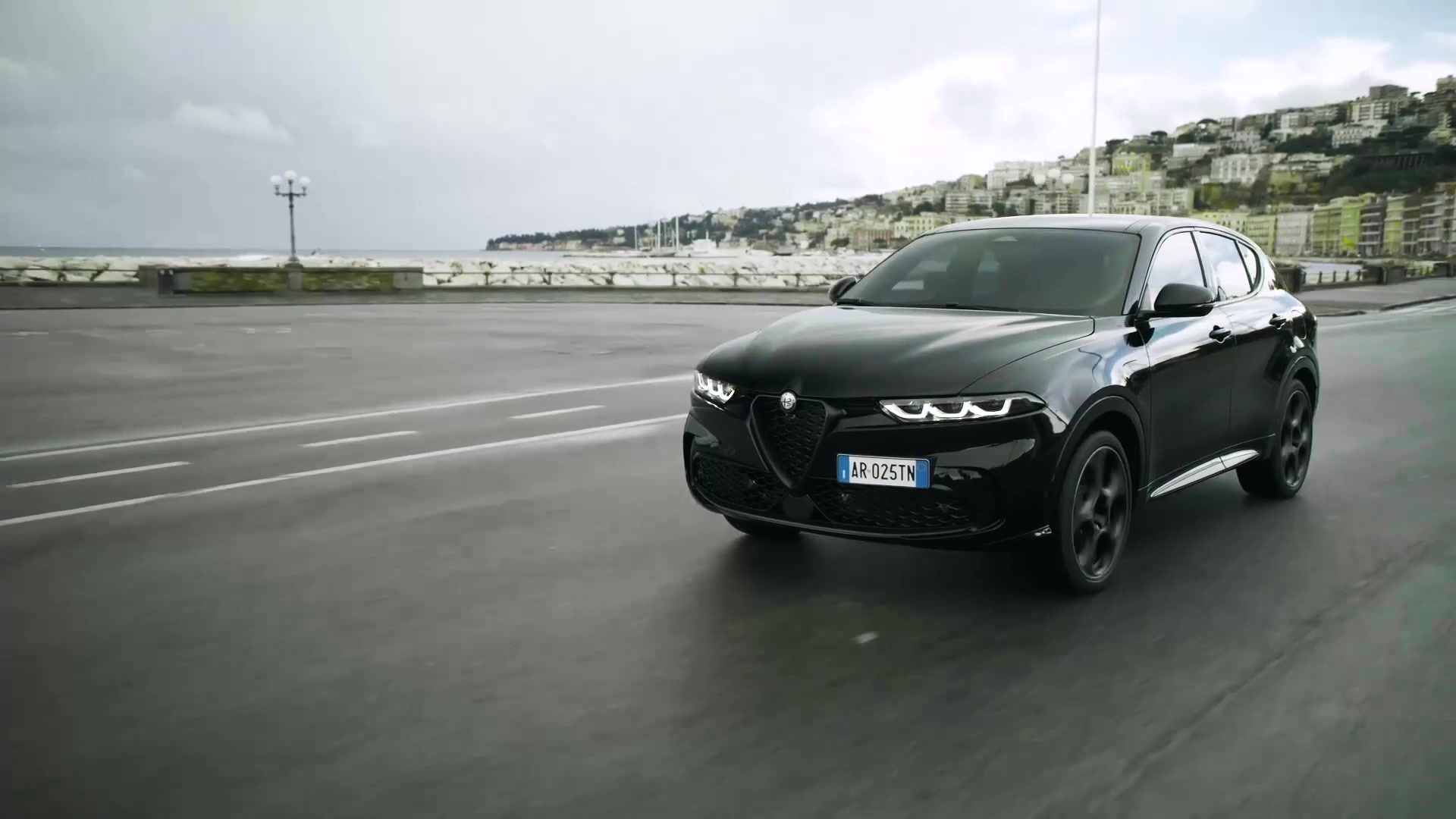 Der neue Alfa Romeo Tonale INTENSA