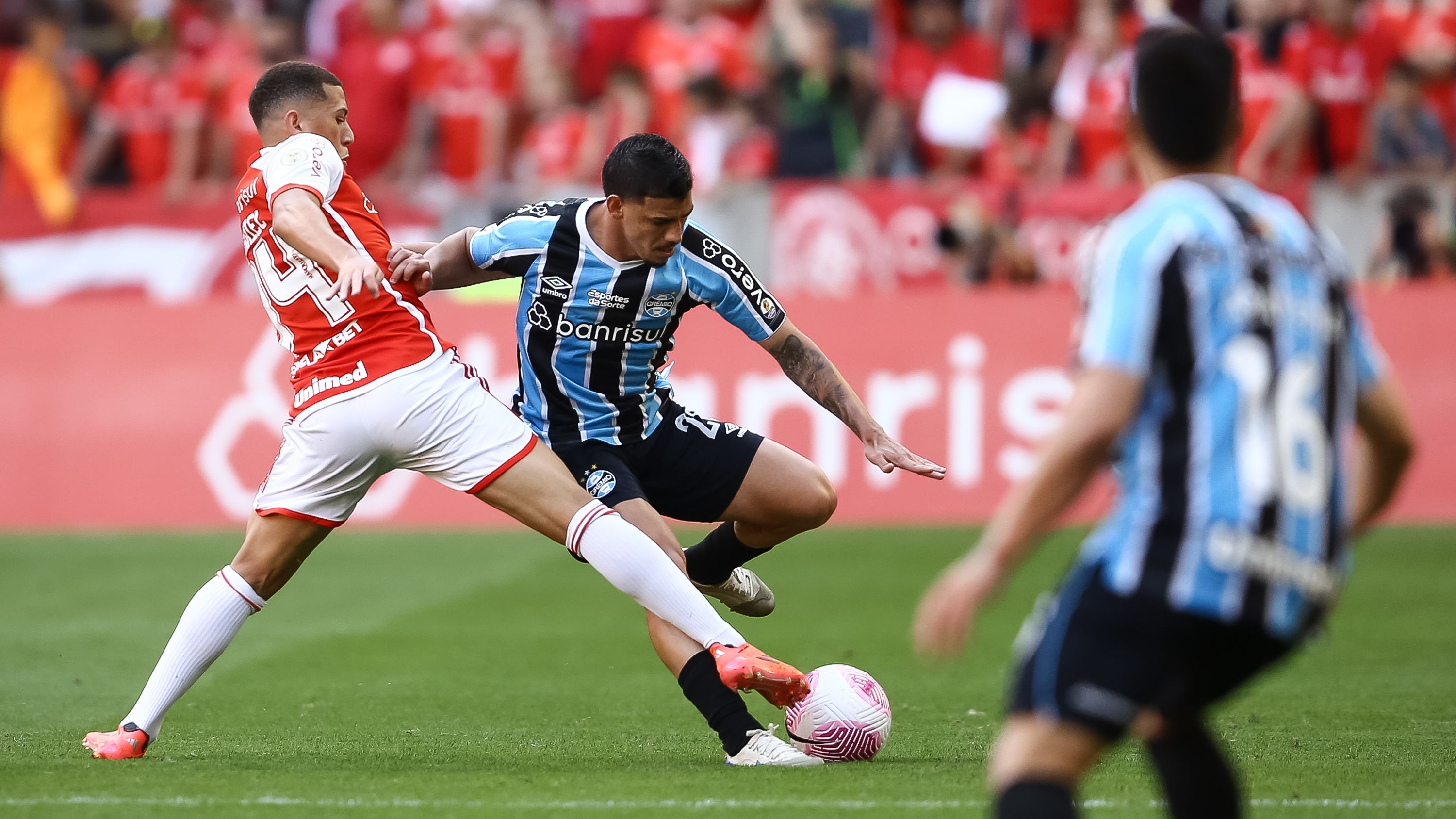 Qual foi a última vez que Grêmio e Internacional decidiram um título de ...