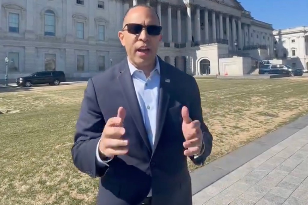 Dem leader Hakeem Jeffries trolled for bizarre video insisting ...