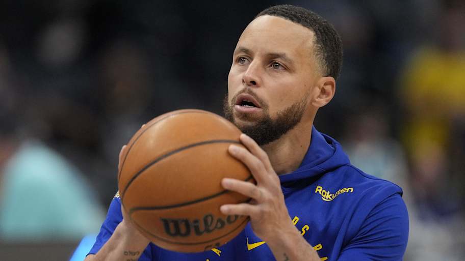 Steph Curry Reunites With Former Davidson Coach, Athletes Ahead of ...