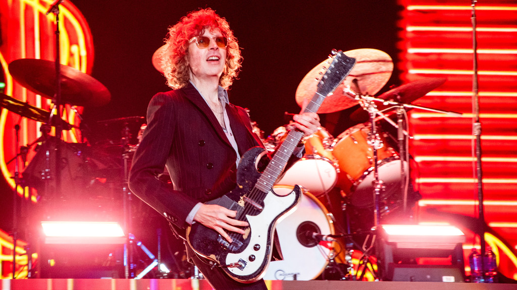 Beck announces orchestral tour