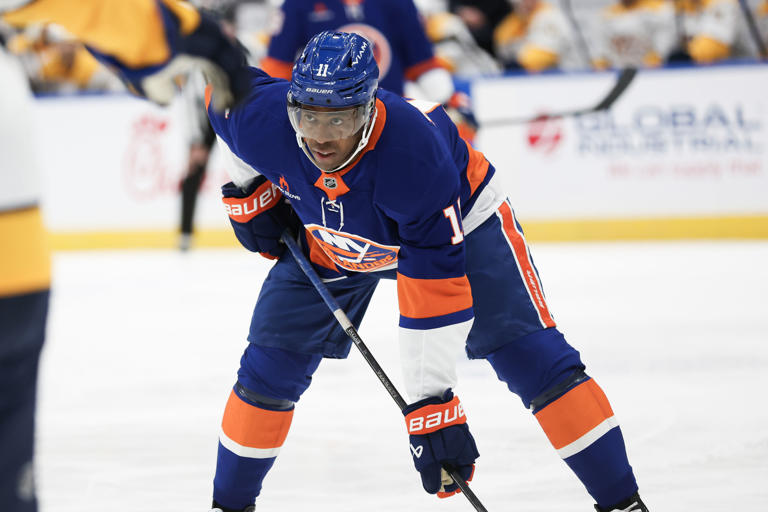 Islanders make Anthony Duclair a healthy scratch as their patience ...