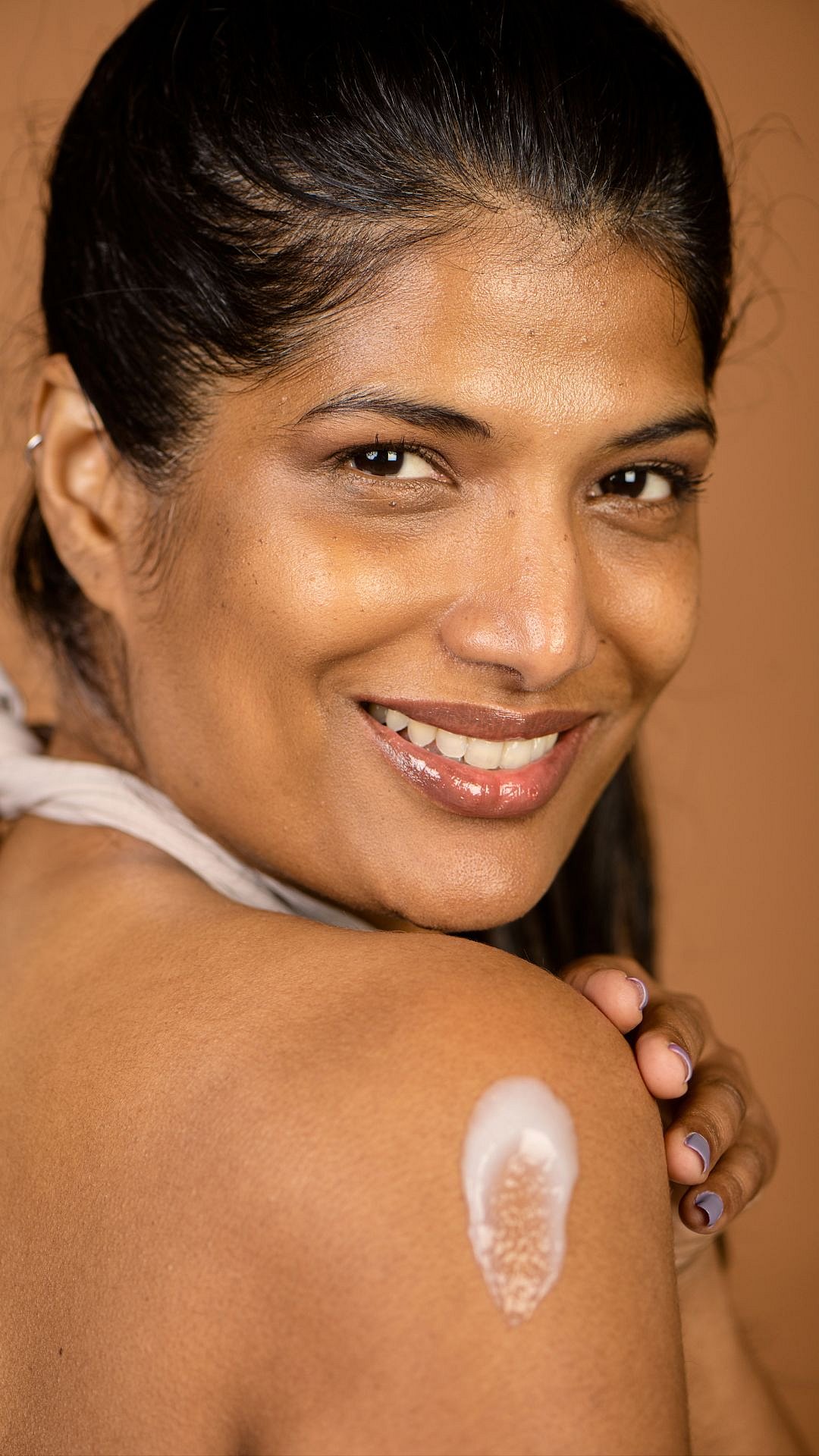 5 Reasons Why People With Oily Skin Shouldn't Skip Moisturiser In Their ...