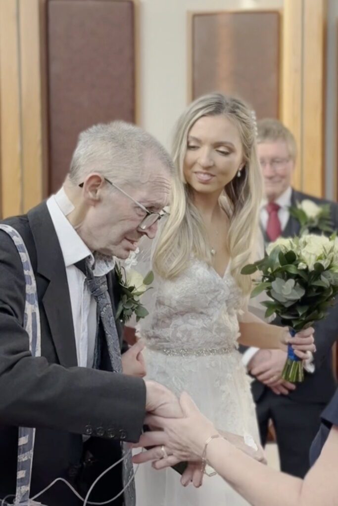 Bride planned wedding in 24 hours – so dying dad could walk her down ...