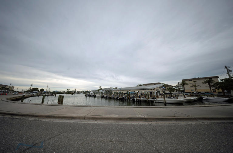 New Tarpon Centre Drive seawall in Venice to include see-through flood ...