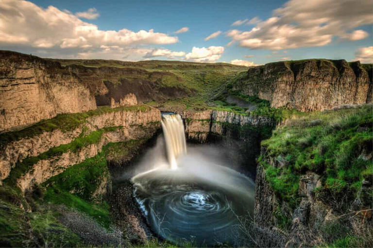 25 of the best waterfalls in the US
