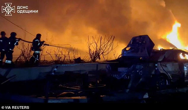 Ukraine's front 'could collapse in six months' without US support