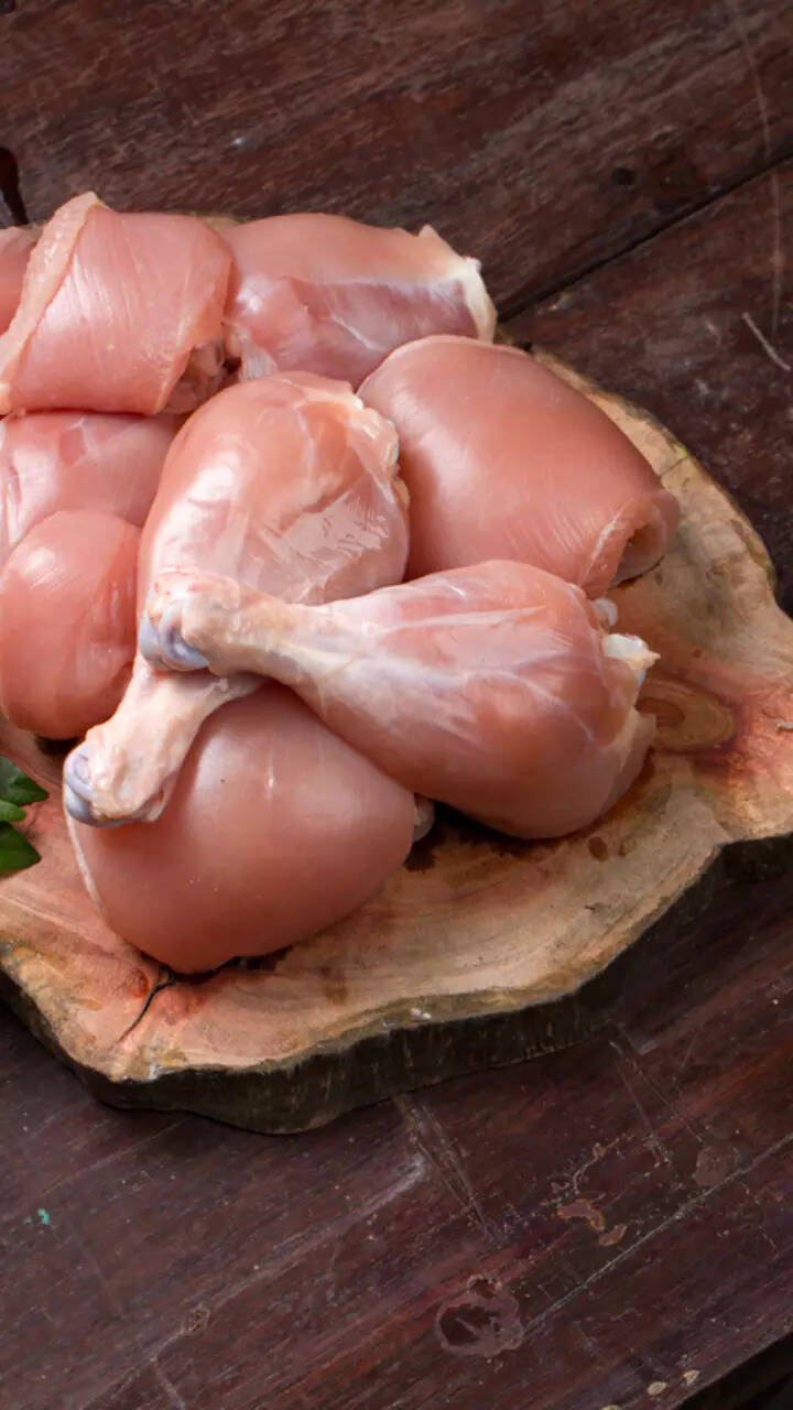 This Nimbu Mirch Tawa Chicken is a must-try