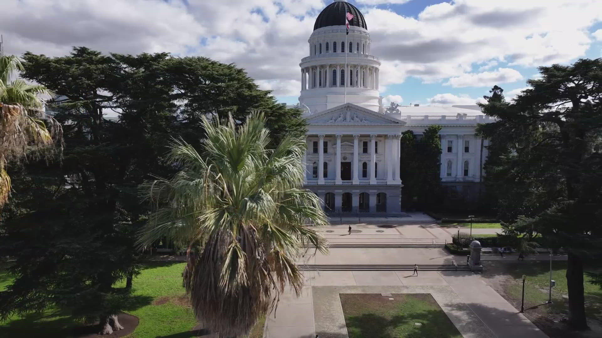 Newsom calls on state employees to return to the office. But not ... Newsom calls on state employees to return to the office. But not ...