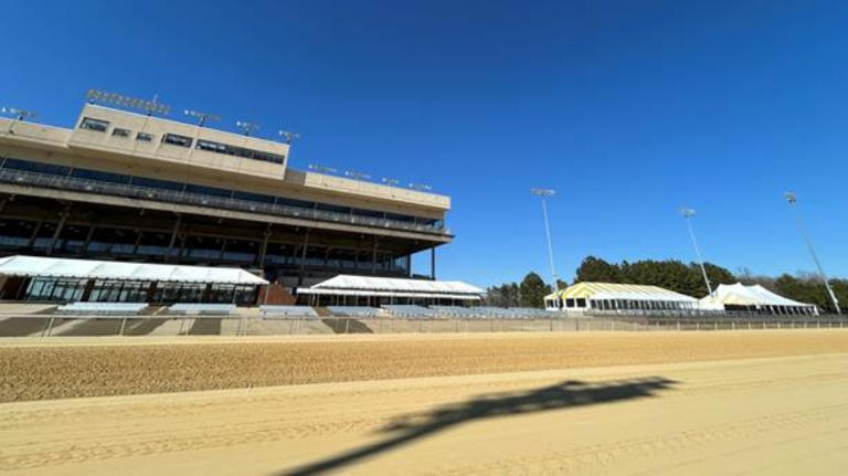 PHOTOS: Colonial Downs readies track for Virginia Derby