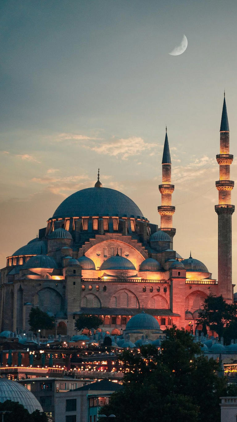 Ramadan 2025: 7 Sacred Mosques To Visit In Maharashtra During This Festival