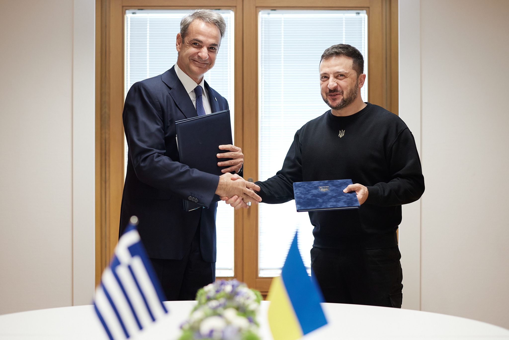 Επίσκεψη Ζελένσκι στην Αθήνα εντός Νοεμβρίου – Συνάντηση με τον Πρωθυπουργό