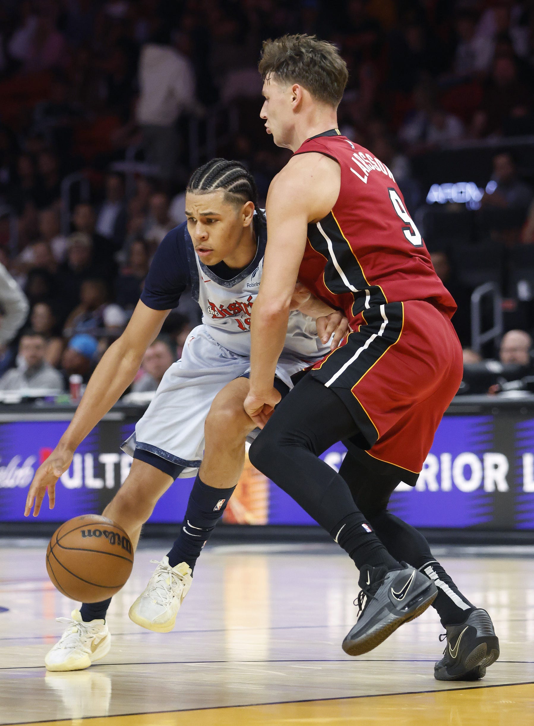 LOOK: Jimmy Butler flies to the rim and other pictures of the day in ...