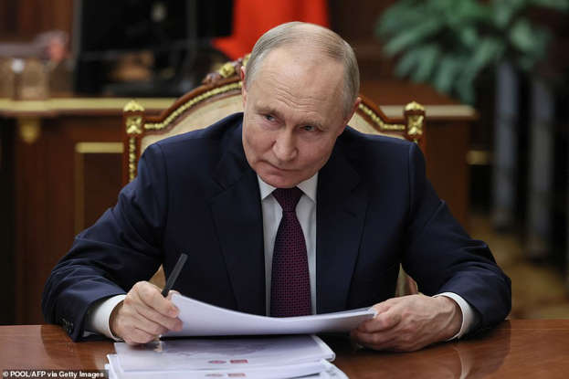 Russia hails Trump's alleged decision to cut aid to Ukraine Russia hails Trump's alleged decision to cut aid to Ukraine