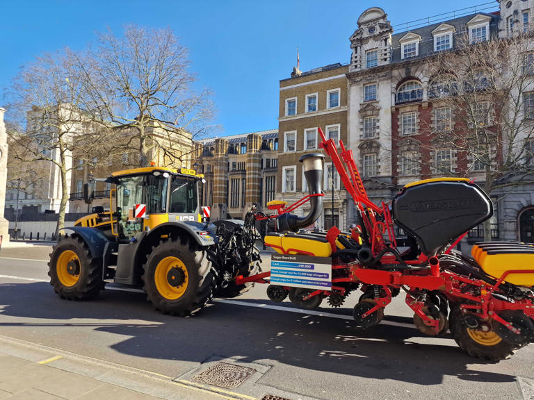 Farmers’ protest live: Protesters say ‘no pancakes without us’ on ...