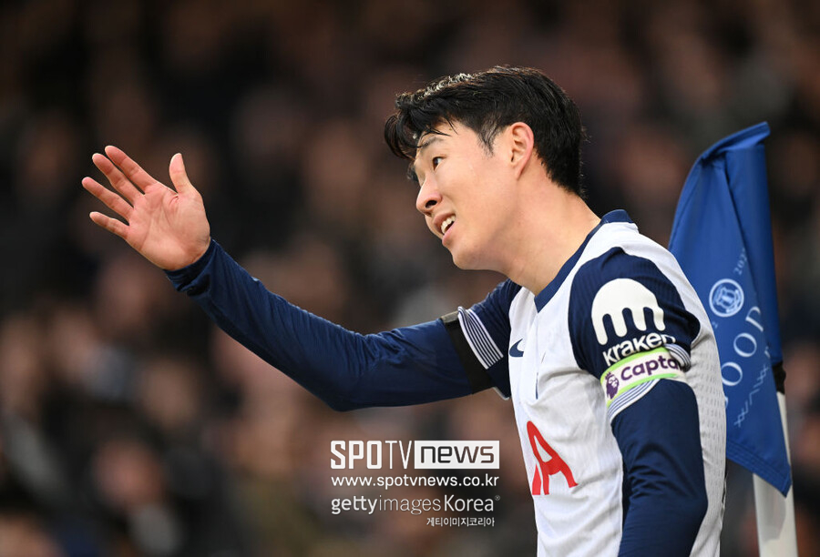 "손흥민은 형편없는 팀에서 뛰고 있다"…그런 토트넘은 방출 계획 → SON, 주장 내려놓고 벤치로