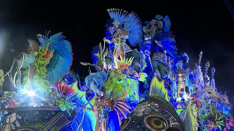 Rio Carnival: Samba schools light up the Sambadrome