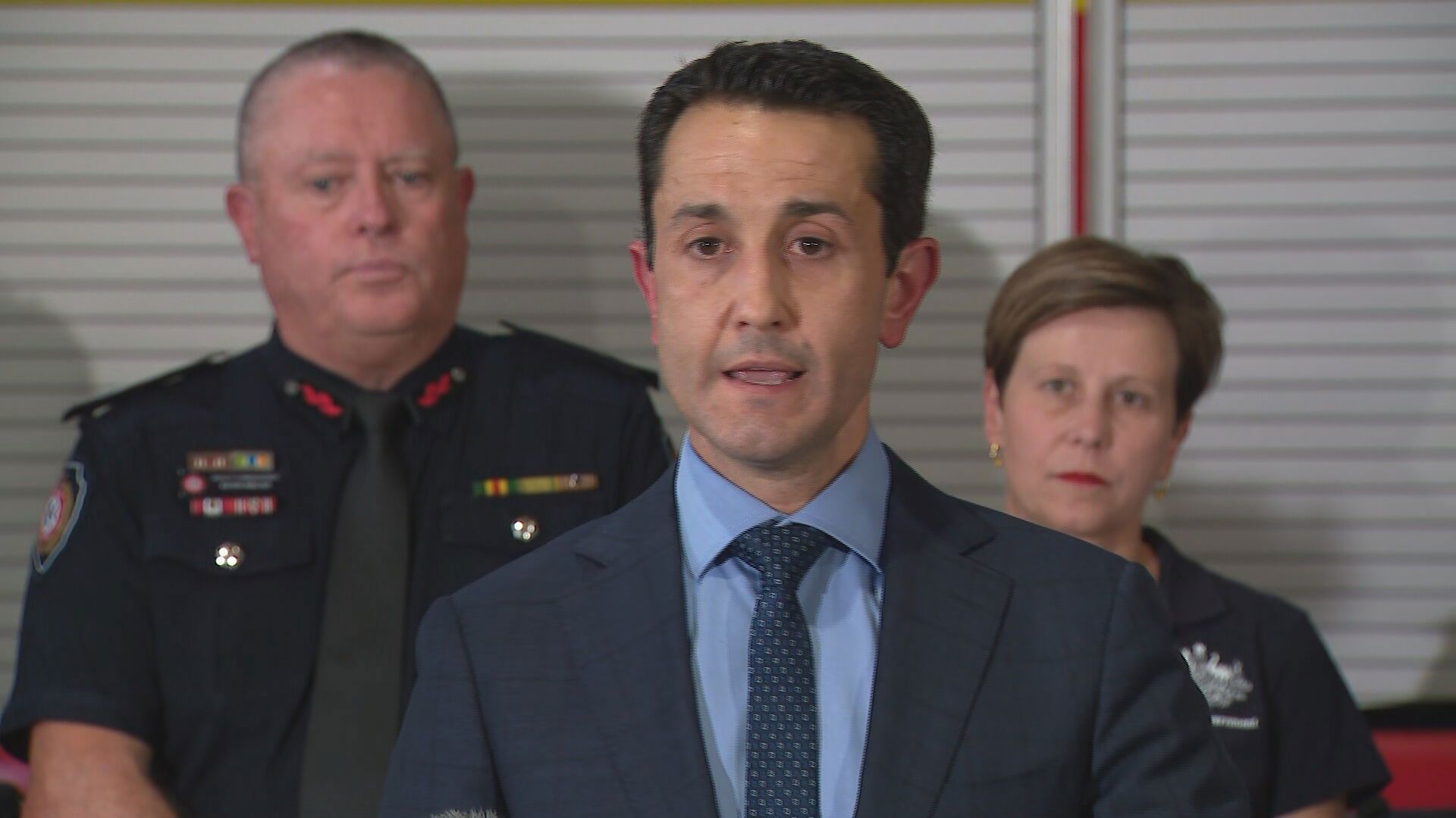 Cyclone Alfred completes U-turn and heads for south-east Queensland