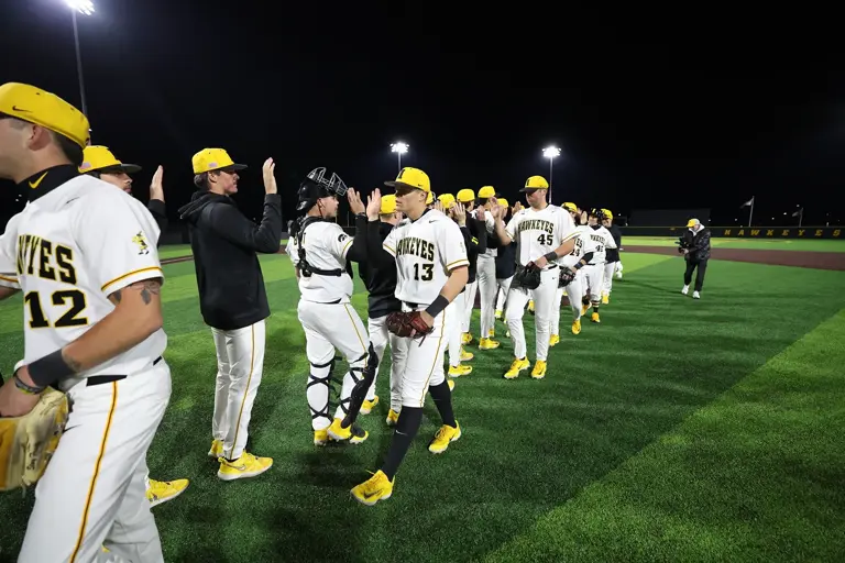 Iowa baseball soundly defeats Loras on Monday in the Hawkeyes' home opener