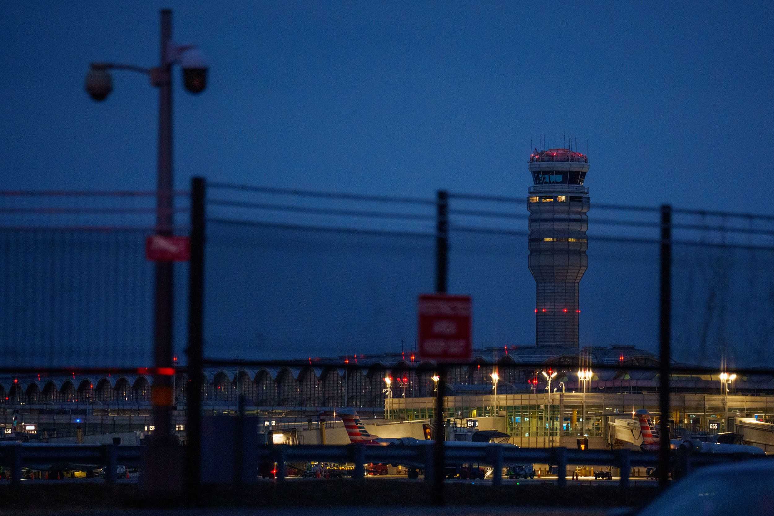 Planes receive mysterious false midair collision alerts near Reagan ...