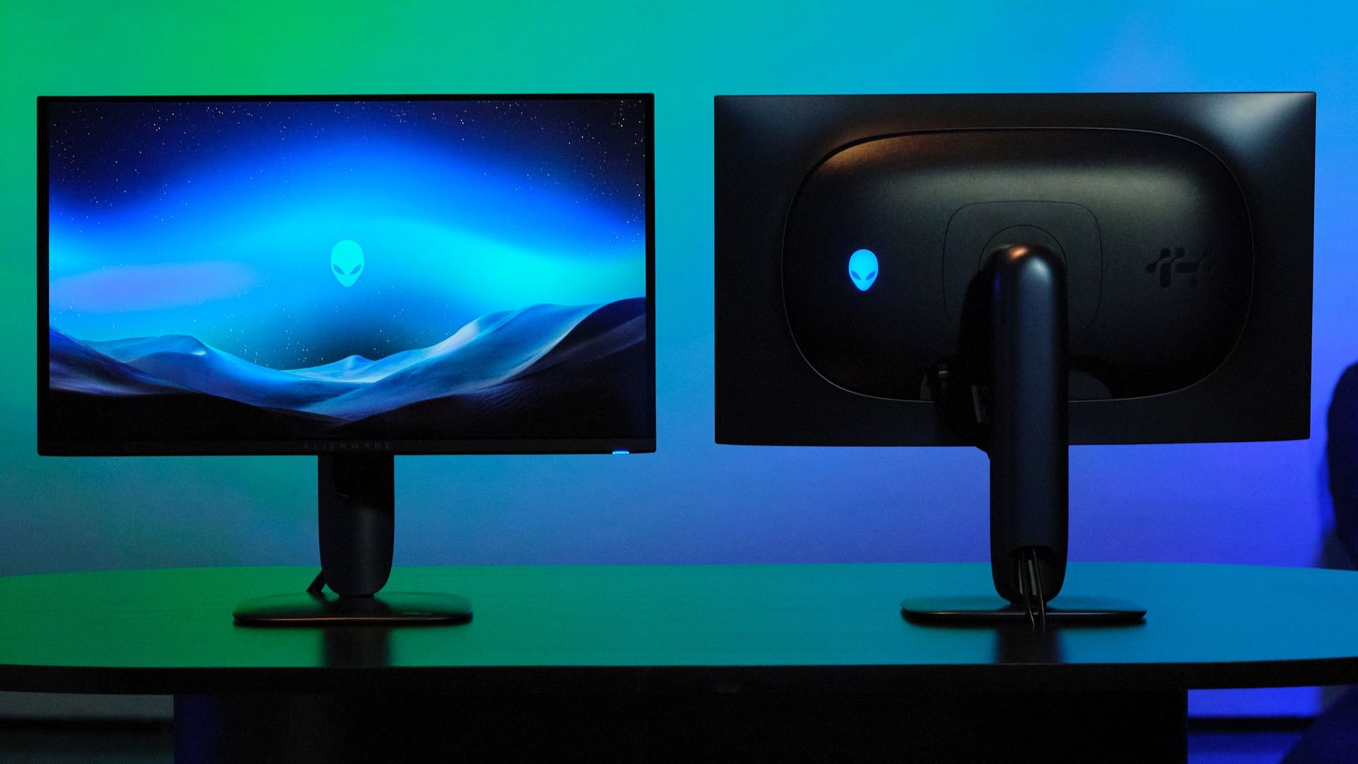 Alienware doubles down on QD-OLED, finally updates popular ultrawide ...