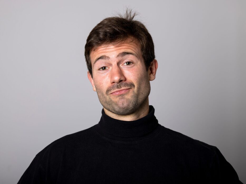 10 Challenges to Break Out of Your Comfort Zone & Boost Confidence