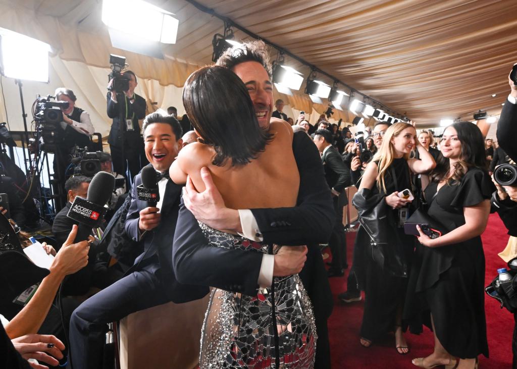 Oscars 2025 : ce geste d’Halle Berry envers Adrien Brody a enflammé la ...