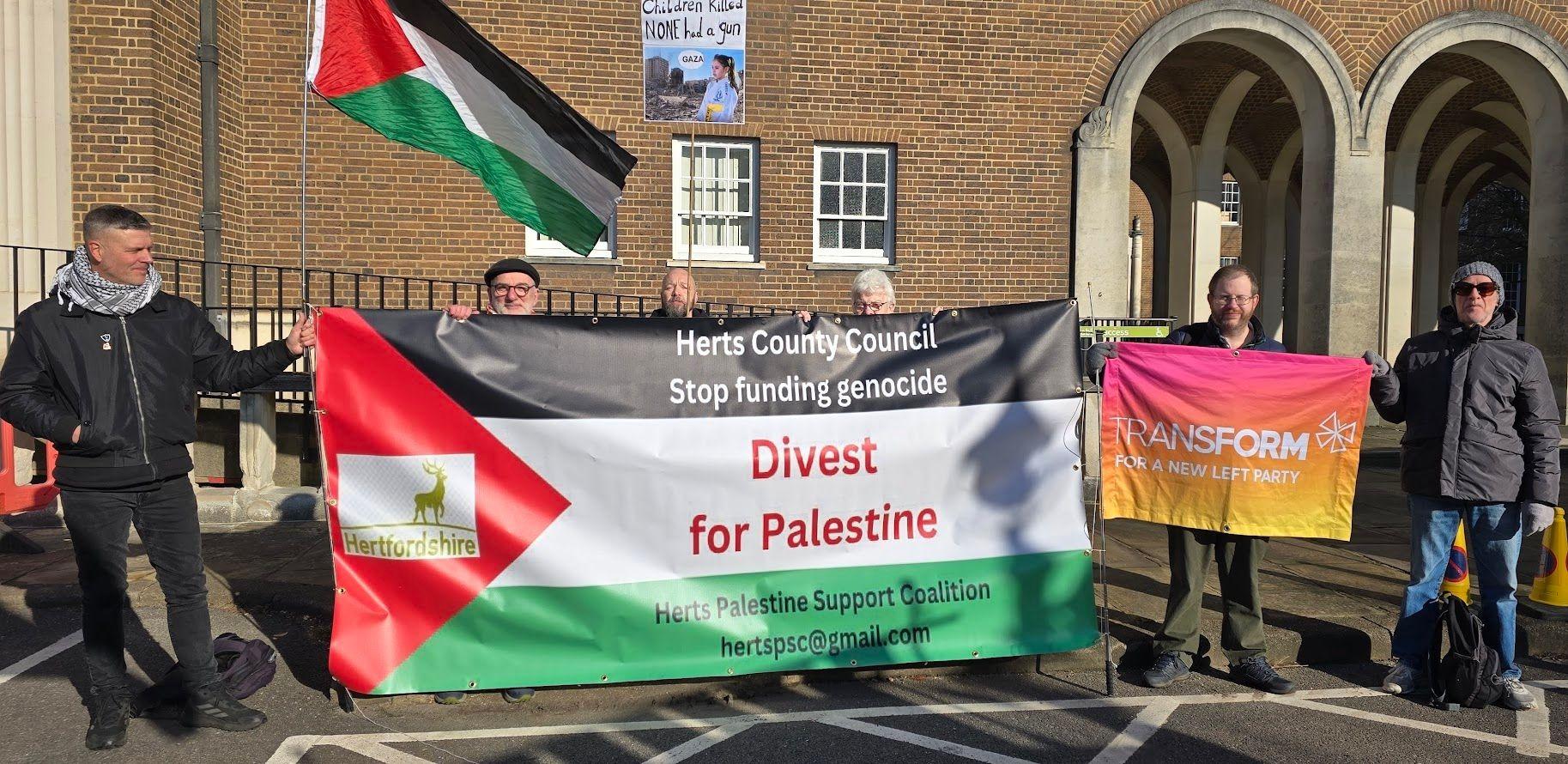 Hertfordshire residents hold protest calling for Herts County Council ...