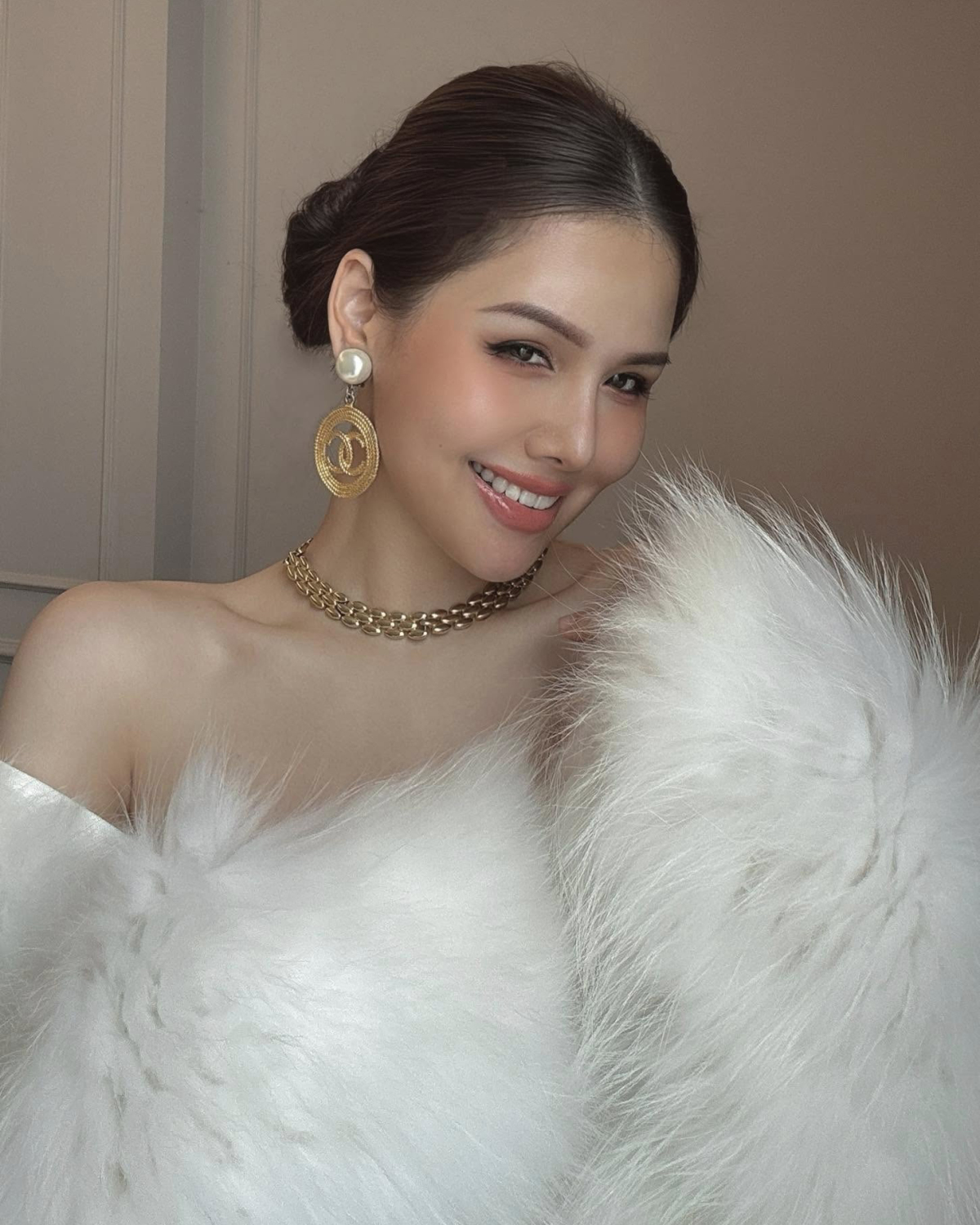 Phanh Lee: 'Tôi phải giành giật để săn trang sức cổ'