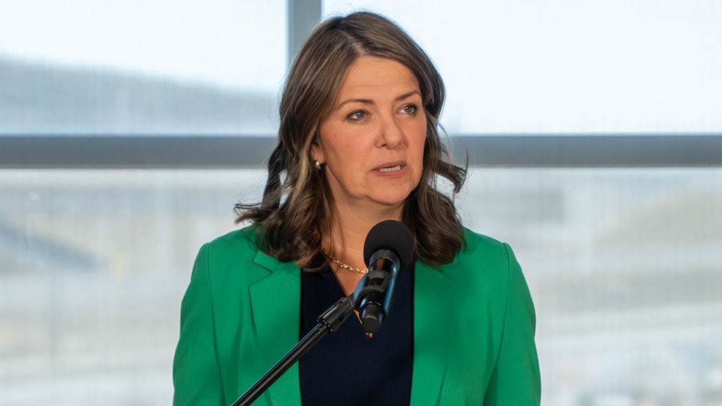 Alberta premier says she supports Trudeau’s response to Trump’s ...