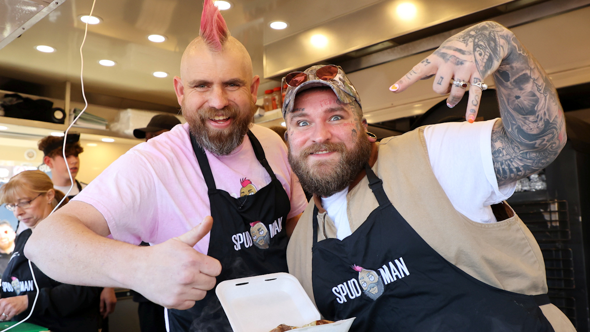 US singer Teddy Swims stuns fans by serving jacket potatoes from ...