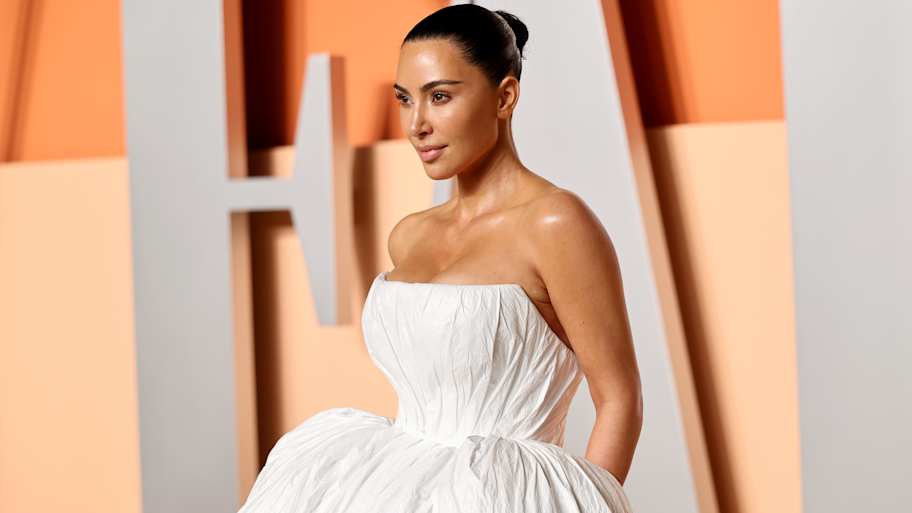 Kim Kardashian and Kendall Jenner attend the 2025 Vanity Fair Oscar ...