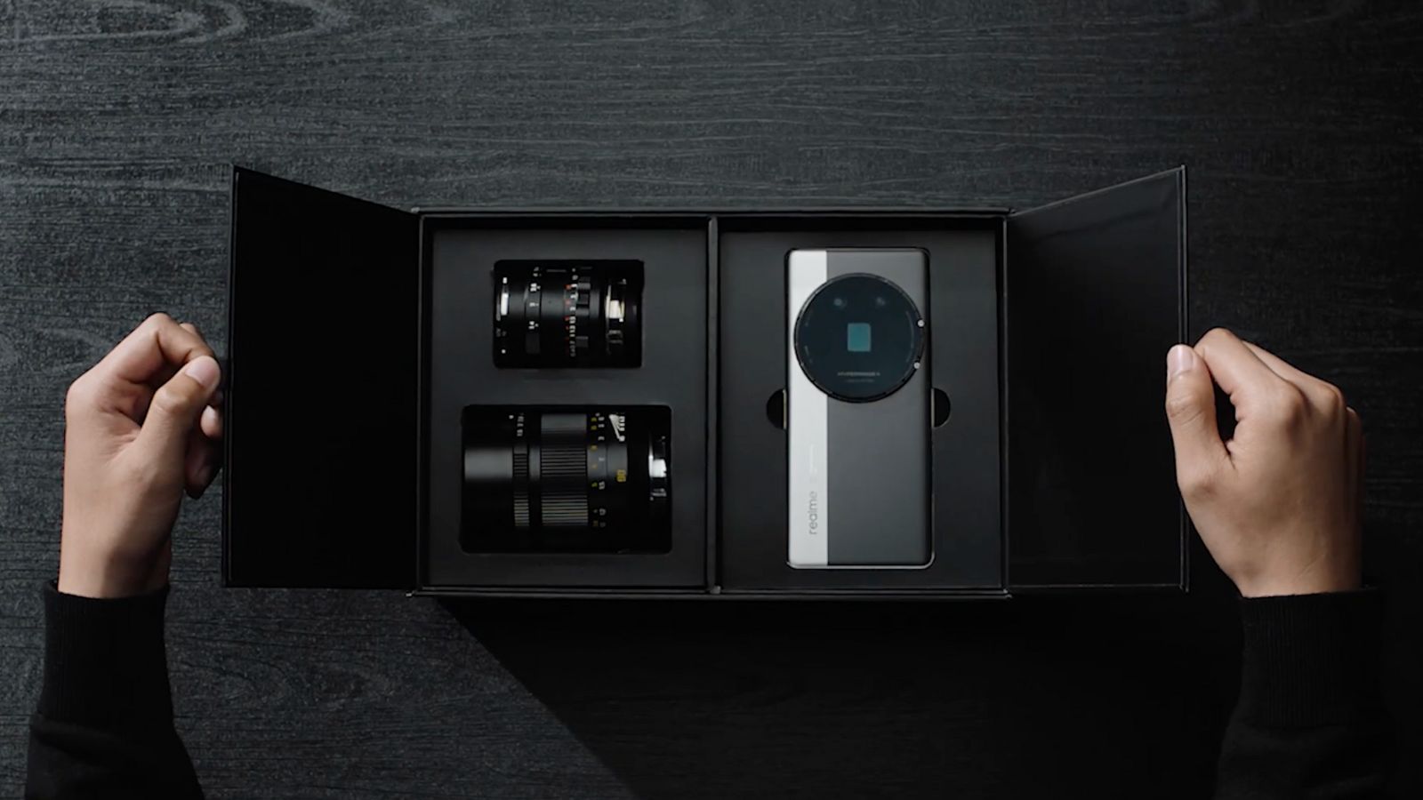 Realme showcases a phone that supports swappable camera lenses