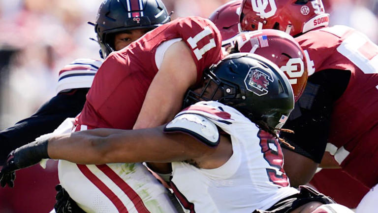 Buffalo Bills Draft South Carolina's T.J. Sanders In Second Round of ...