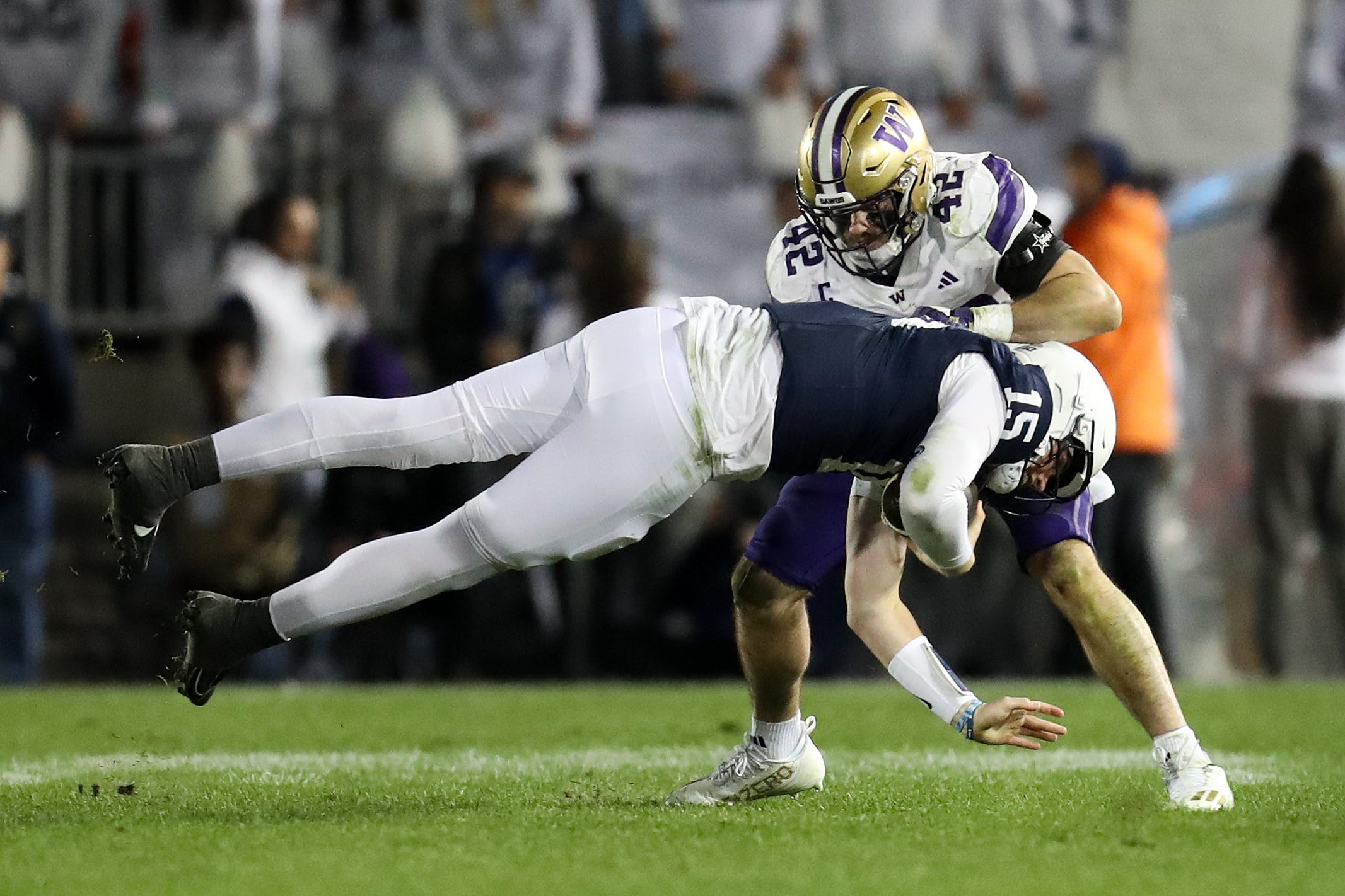 Carson Bruener discusses Jedd Fisch and Washington's "Be A Pro" mantra