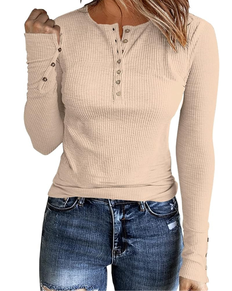 Neutral Cozy Tops You Need to Transition Seasons