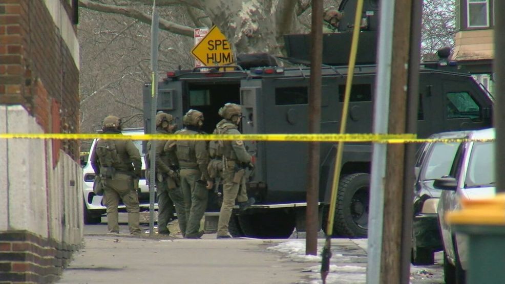 Suspect in custody after Rochester police surround home following ...