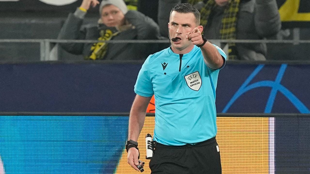 Caso Mateta: Michael Oliver fora das nomeações na Premier League