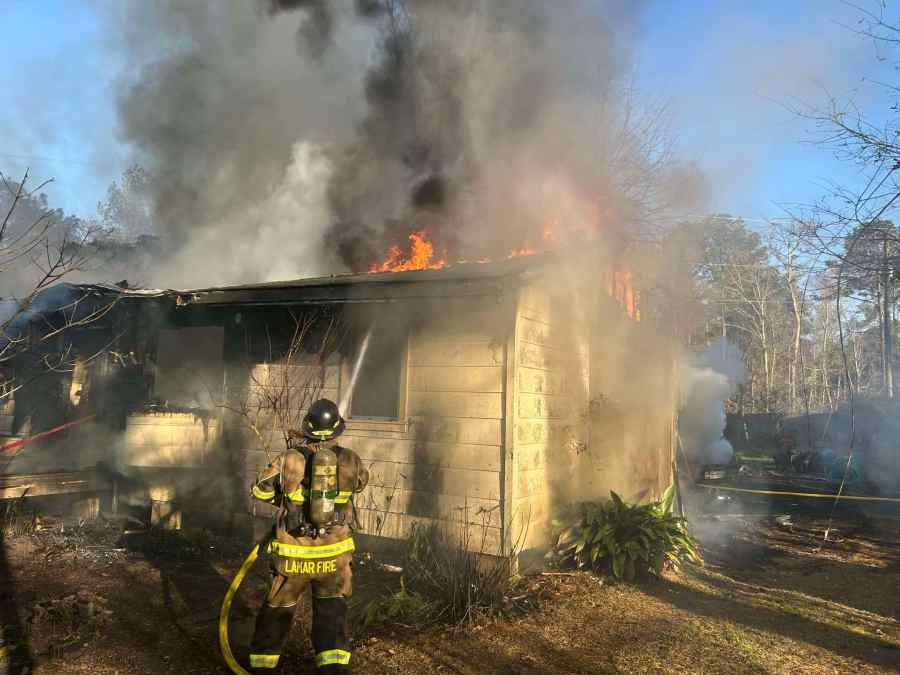 70-year-old man dies in Lumberton house fire