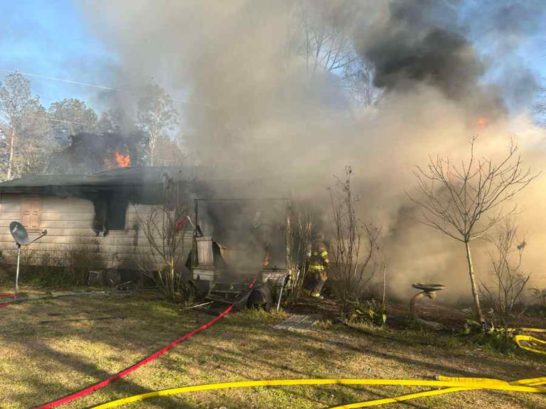 70-year-old man dies in Lumberton house fire