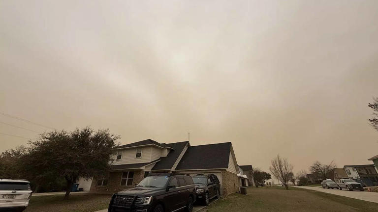 Texas Dust Storm: Dallas, Austin, Waco And Killeen Face Power Outages ...