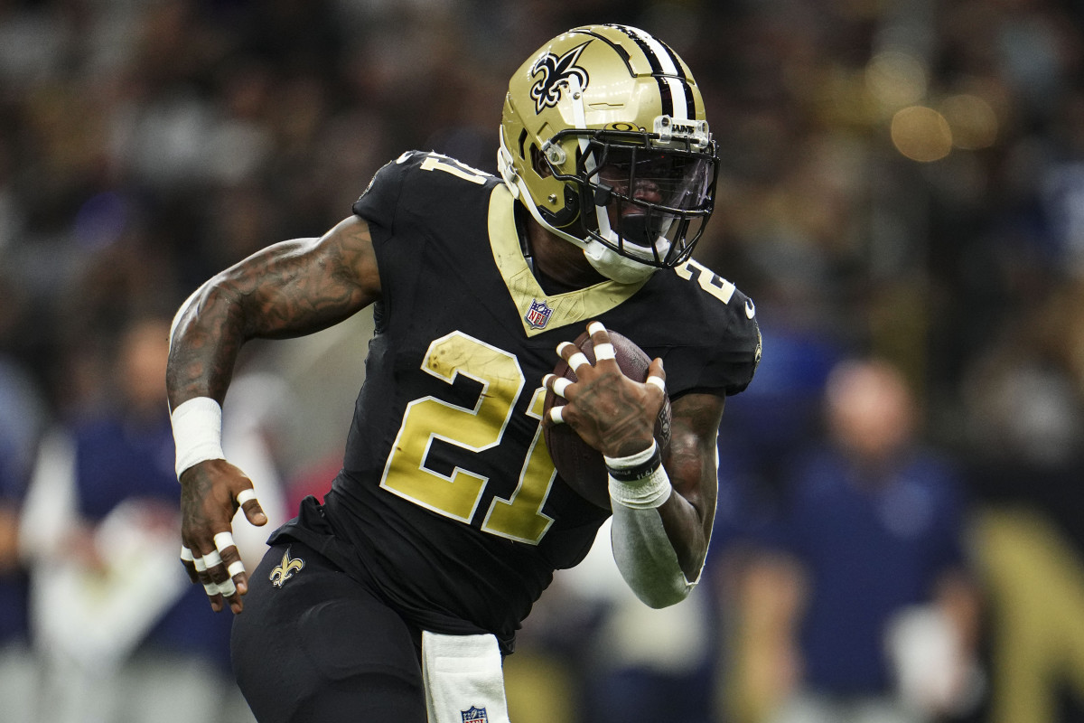 Veteran NFL Running Back Cut In Roster Move On Tuesday