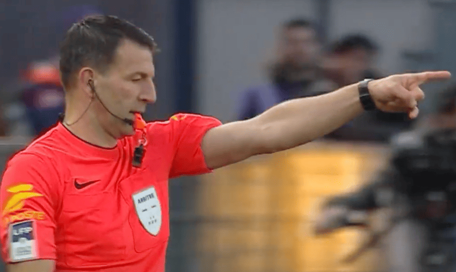VIDÉO - Découvrez l’audio inédit entre la VAR et l’arbitre sur le but ...