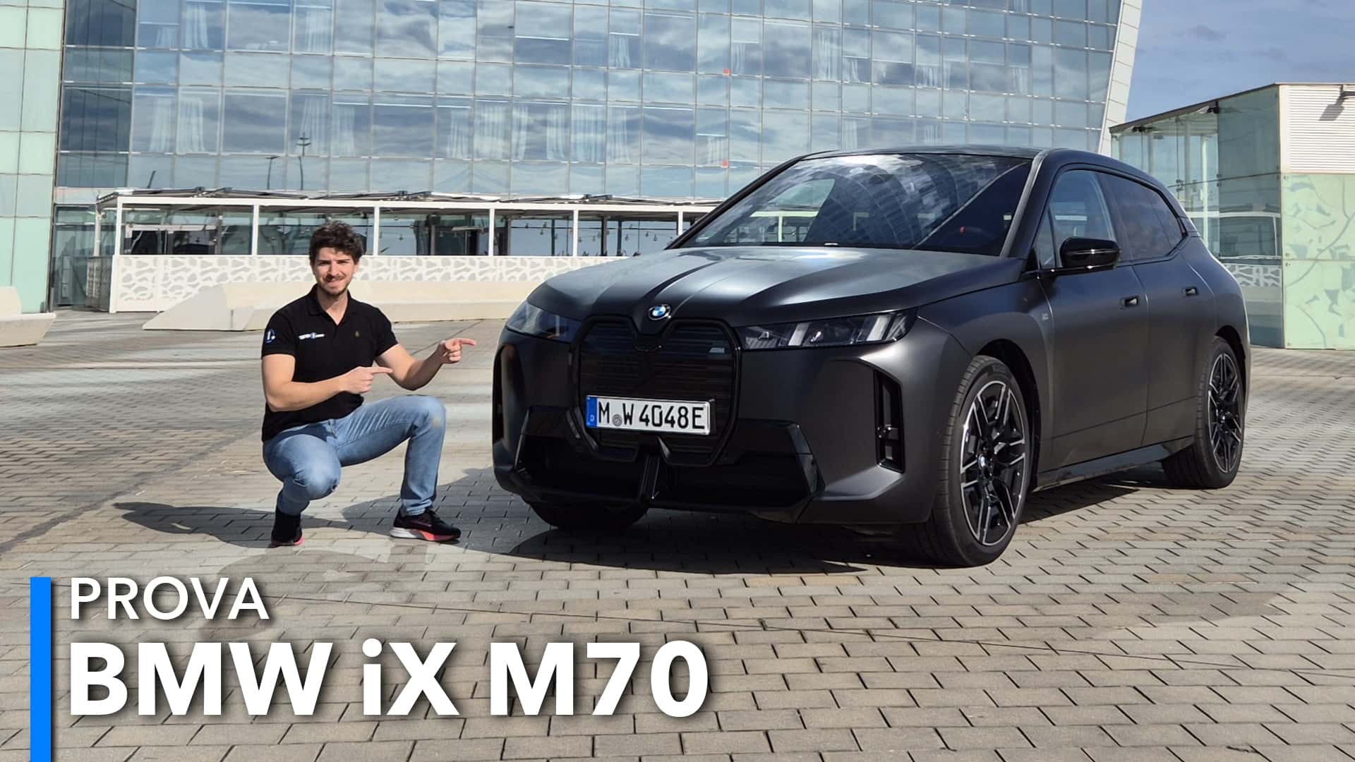 BMW iX M70, la prova del SUV elettrico da 659 CV