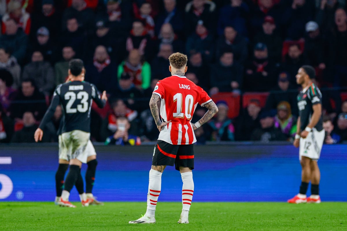 PSV lijdt historische nederlaag in de Champions League: Arsenal maakt ...