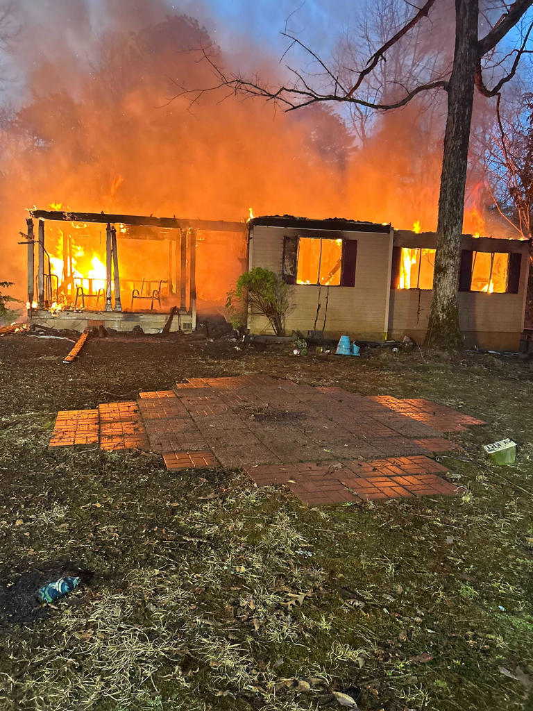 LIVE UPDATES: Firefighters respond to dozens of wildfires amid weather ...