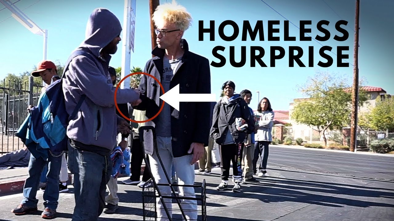 Homeless man surprises everyone for Thanksgiving emotionally