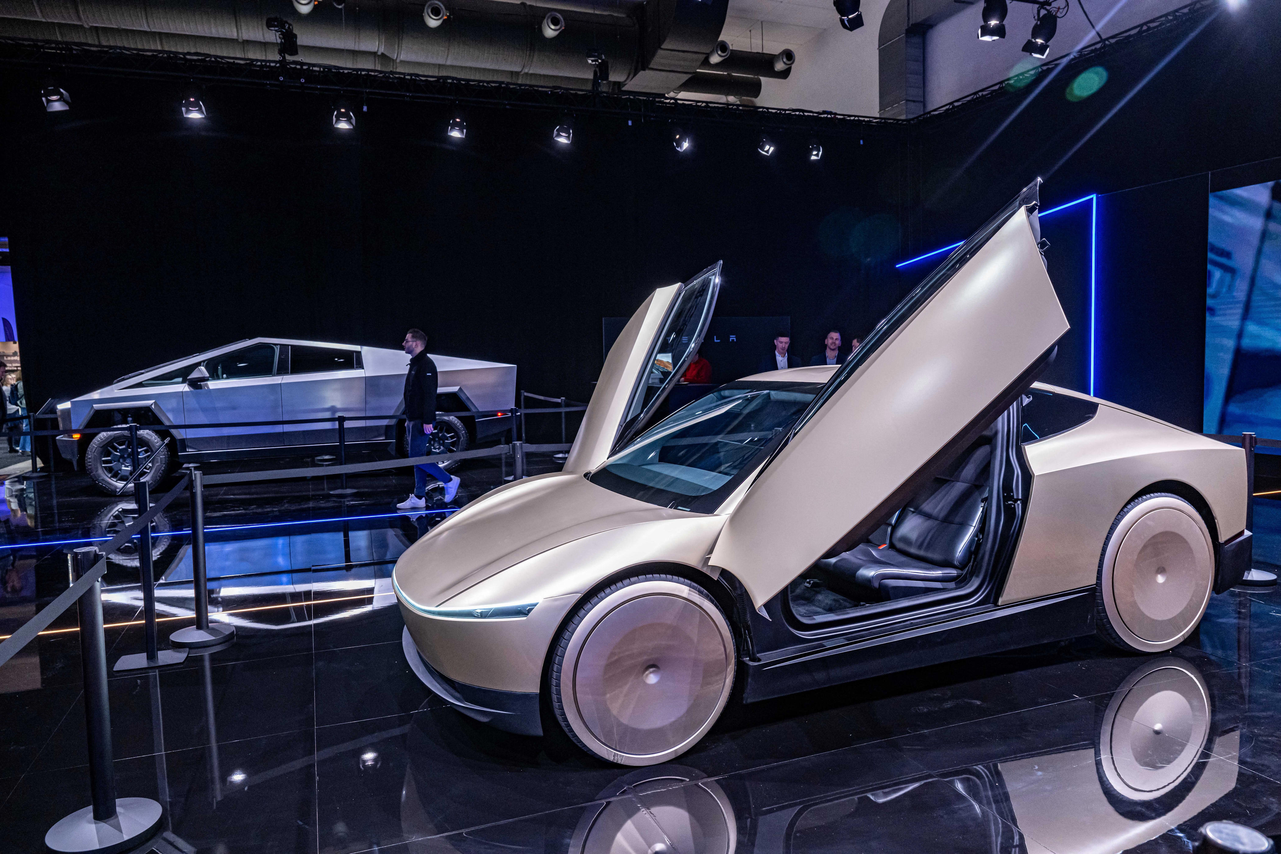 Elon Musk’s Cybercab robotaxi is headed to Austin. How much will the ...